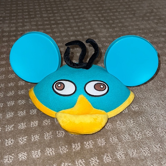 Disney | Accessories | Perry The Platypus Phineas And Ferb Disneyland ...
